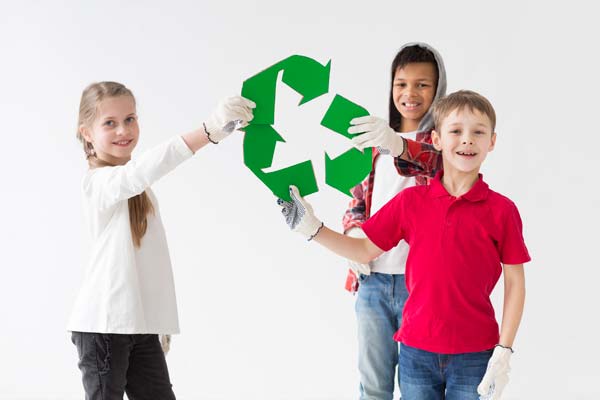 La importancia de inculcar el hábito del reciclaje en los niños